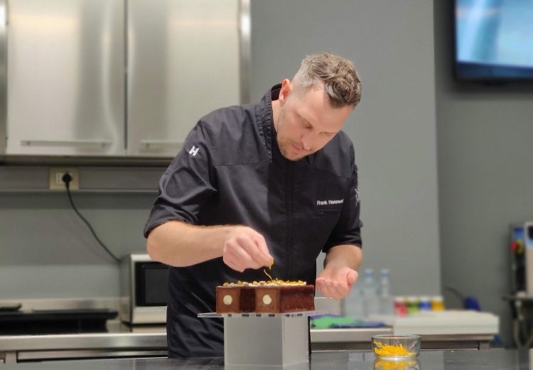 Pastry Chef Frank Haasnoot: rețete în stil propriu, reinterpretate